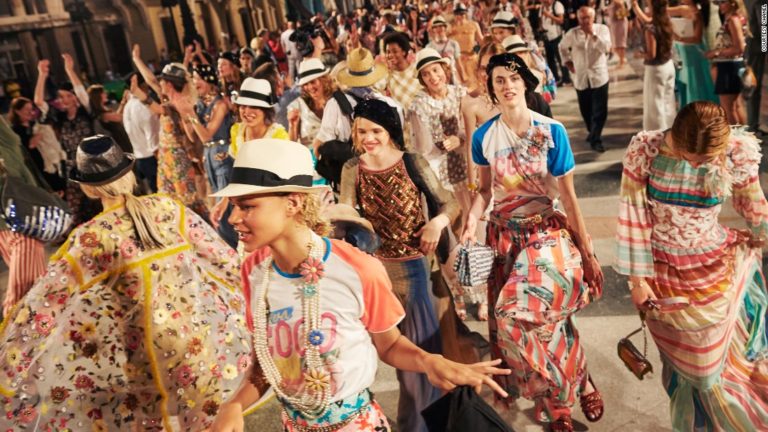 Cuban Dream: Chanel Cruise 2016/17 | Malinda Knowles