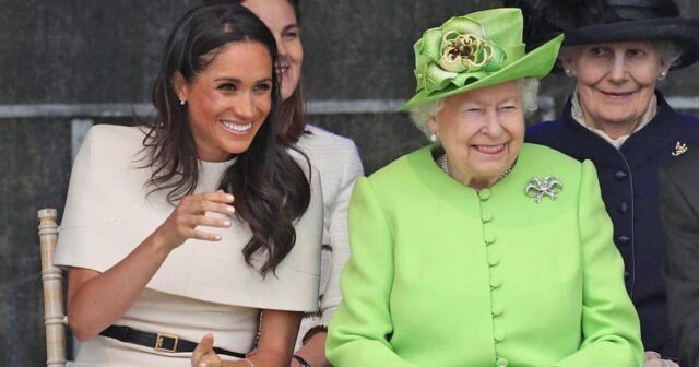 Queen Elizabeth II’s Iconic Fashion Moments | Malinda Knowles